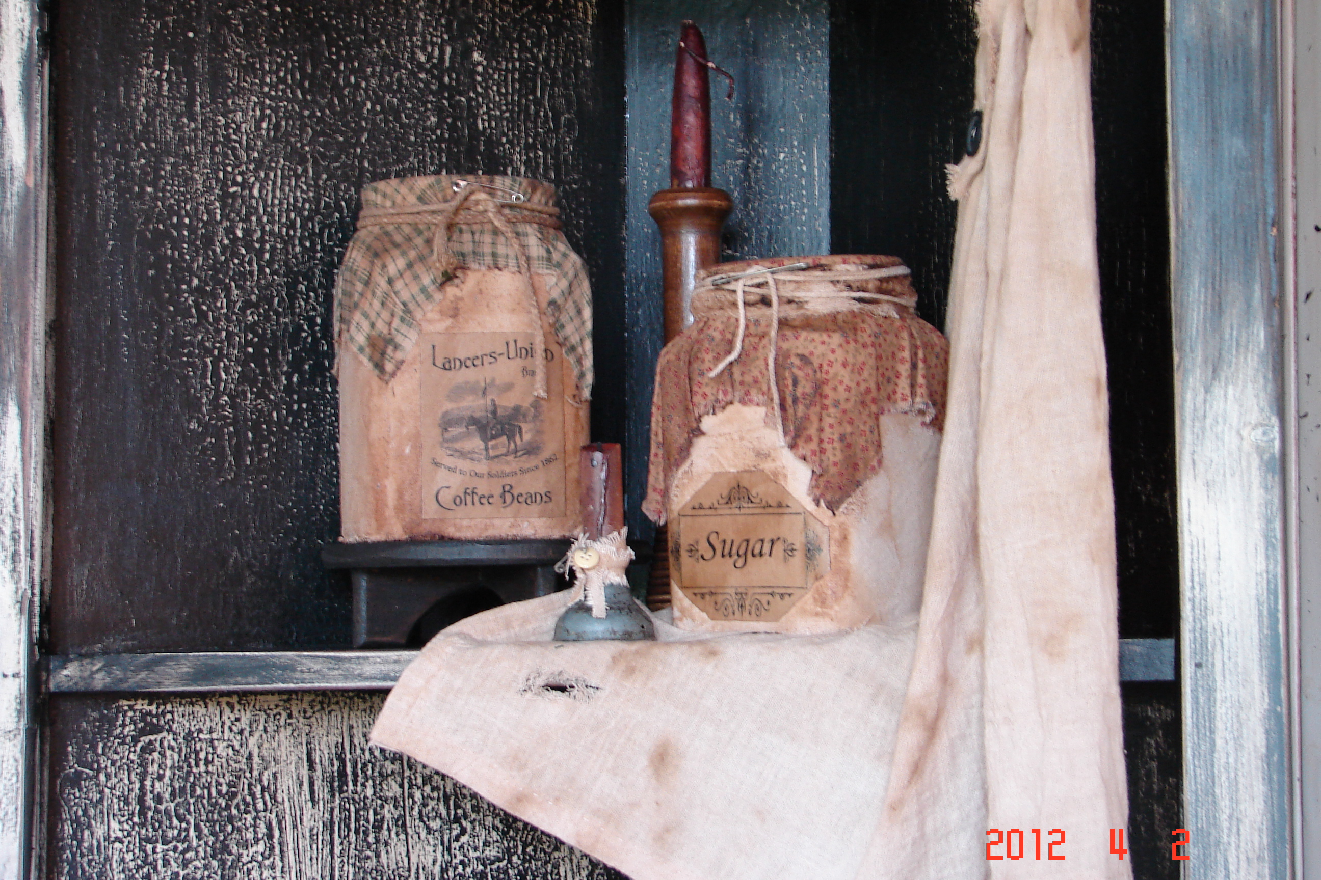 Primitive Coffee Jar on Luulla